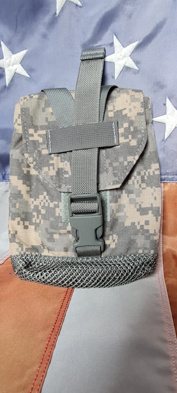 Original US Army Universal Pouch Molle II in Digital - BW & ARMY Shop