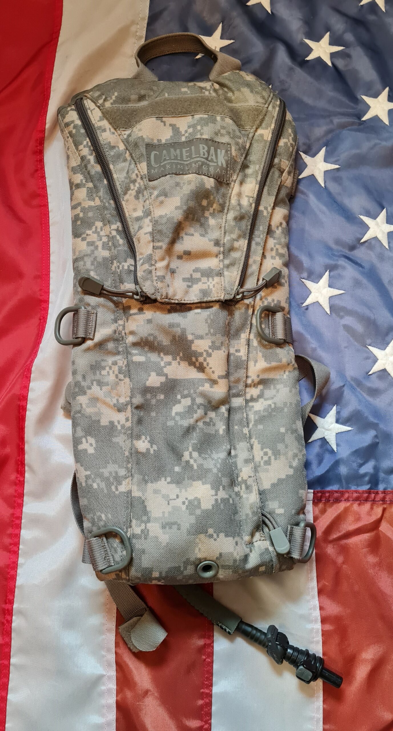 Original CamelBak Trinkrucksack in Digital - BW & ARMY Shop